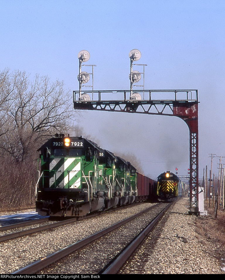 BN 7922, 8055, 6769, and 6321 on the Iowa Interstate